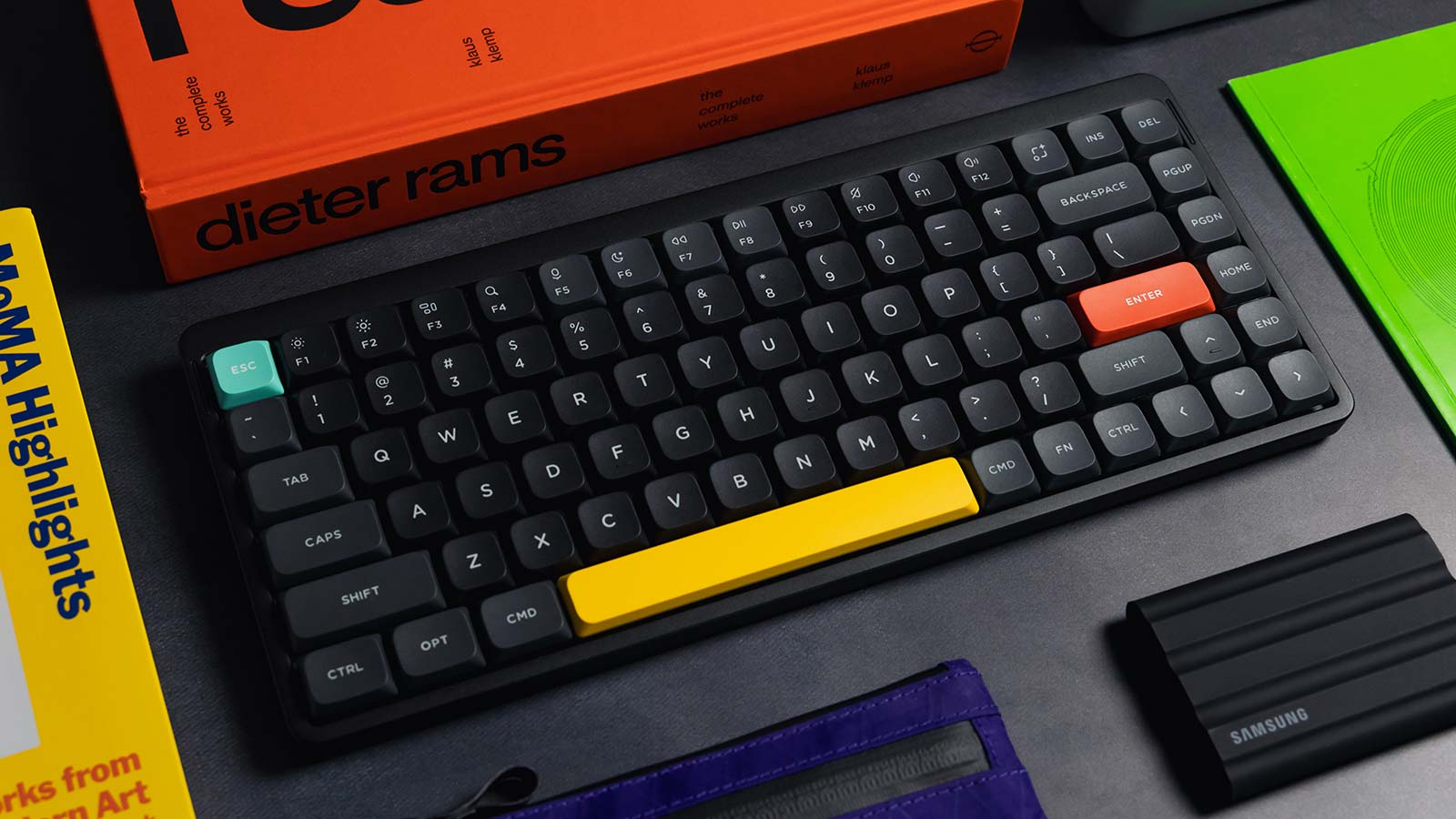 Tom Eversley — Tech, Design, Desk Setup